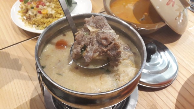 Chop Buntut Cak Yo Pertahankan Cita Rasa Resep Keluarga | kumparan.com