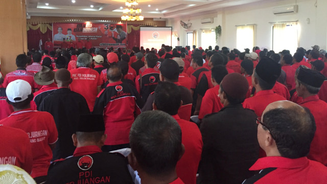 Hasto ke Kader PDIP di Sumut: Jokowi Tegas Membangun dari Pinggiran ... Hasto ke Kader PDIP di Sumut: Jokowi Tegas Membangun dari Pinggiran ...