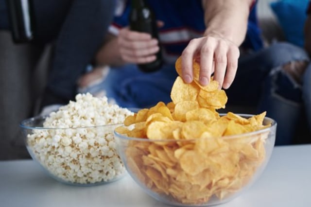 Ngobrol Sambil Ngemil Santai Ternyata Banyak Manfaatnya, Lho ...