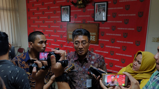 Polemik KTP Anak Jadi Syarat Daftar Sekolah di Semarang | kumparan.com