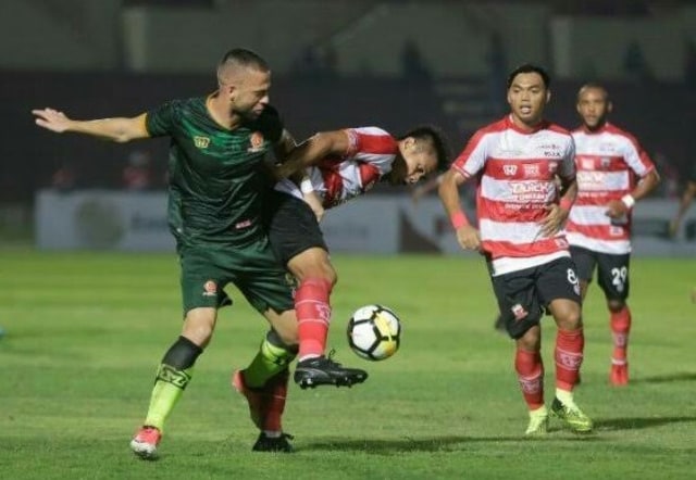 Alexander Rakic Resmi Bersama Madura United | kumparan.com