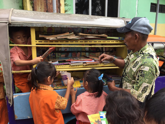 Wajah Pejuang Literasi Indonesia: Mengayuh Bemo, Merengkuh Minat Baca ...