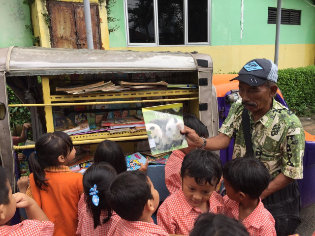 Wajah Pejuang Literasi Indonesia: Mengayuh Bemo, Merengkuh Minat Baca ...