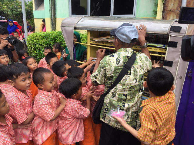 Wajah Pejuang Literasi Indonesia: Mengayuh Bemo, Merengkuh Minat Baca ...