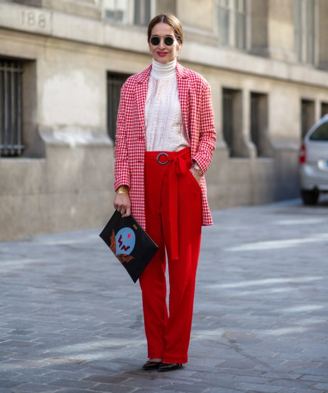 Inspirasi Mix and Match Outfit Merah yang Bikin Style Kamu Kelihatan ...