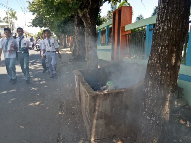 Ternate Hasilkan 80 Ton Sampah Dalam Sehari | kumparan.com