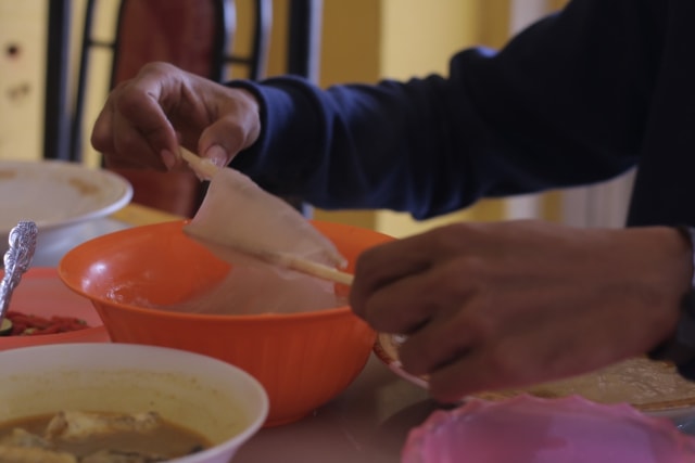 Sinonggi, Makanan Khas Sulawesi Tenggara yang Kenyal dan Lengket ...