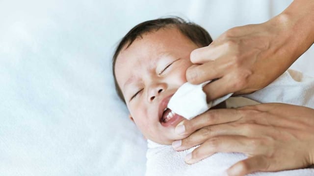 Sariawan pada Bayi dan Cara Mengatasinya | kumparan.com