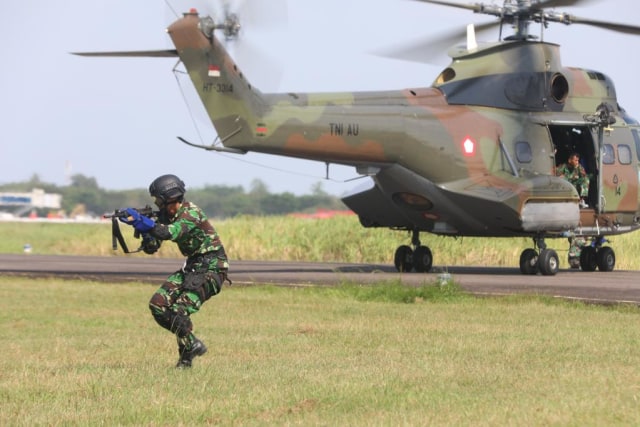 Foto: Simulasi Tempur Personel Paskhas | kumparan.com