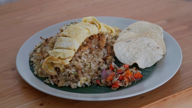 Mencicipi Salad Pegagan, Tanaman Liar Nutrisi Otak di Ramu Rasa ...