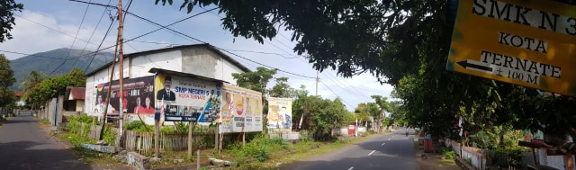 FOTO: Semrawut Baliho Caleg di Kota Ternate | kumparan.com