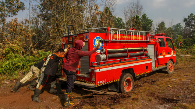Foto: Kebakaran Hutan dan Lahan di Riau Semakin Meluas | kumparan.com