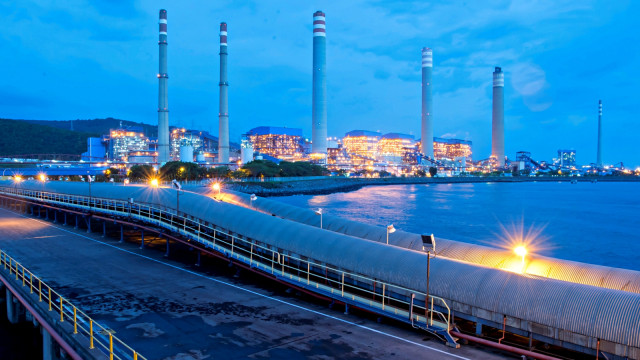 Melihat PLTU Terbesar Asia Tenggara yang Sudah Berusia Seperempat Abad | kumparan.com