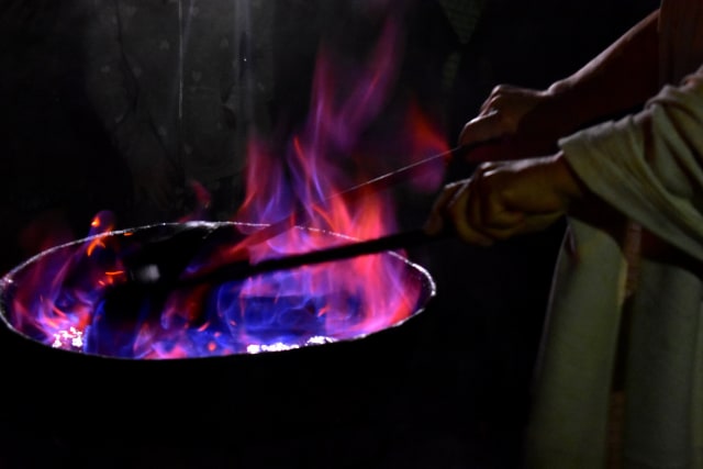 Queimada, Ritual Minum Api Penuh Magis di Galicia | kumparan.com