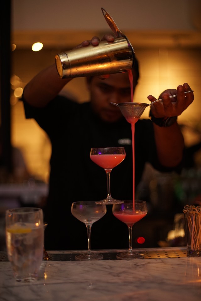 Habiskan Malam di Double Chin Restaurant & Bar, ARTOTEL Thamrin ...