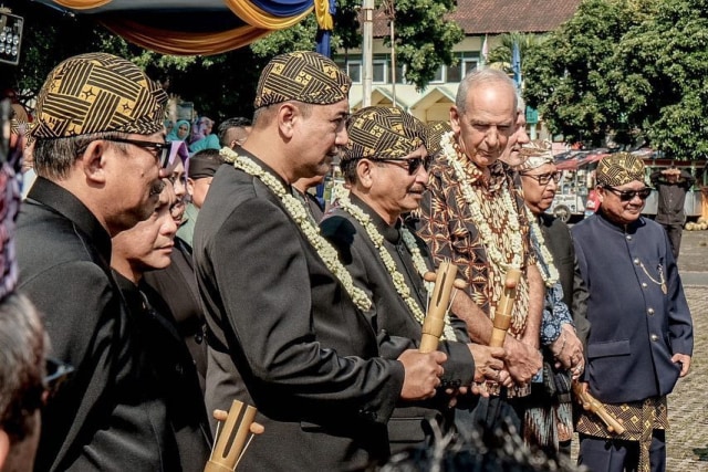 Menpar Buka Gebyar Pesona Budaya Garut 2019 | kumparan.com