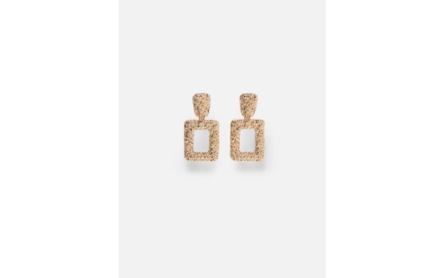 Mix and Match Gaun Prom Night Kamu dengan Deretan Anting Cantik Ini ...