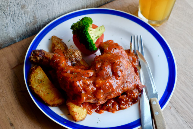 Carpentier Kitchen, Tempat Makan Sekaligus Belanja di Surabaya ...