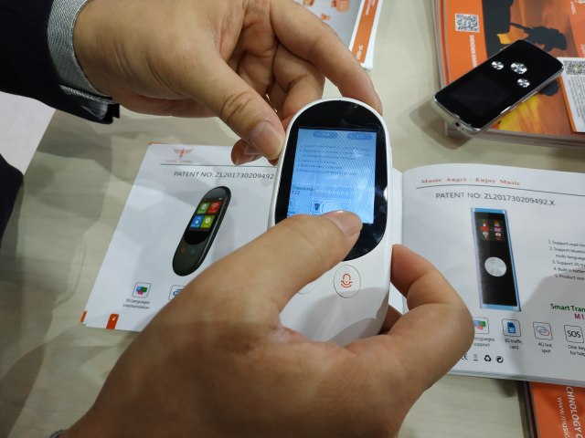 Menjajal Smart Translator, Alat Penerjemah Percakapan Lintas Bahasa ...