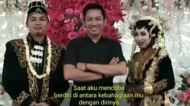 Awalnya Tegar Pria Ini Nangis Usai Berfoto Dengan Mantan Di Pelaminan