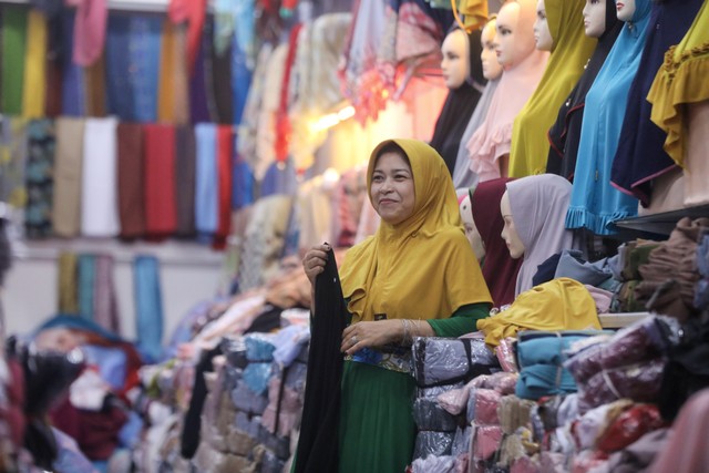 Foto: Suasana Jelang Hari Raya di Aceh, Wajib Beli Baju Baru | kumparan.com