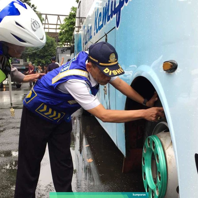 Jelang Lebaran, Dishub DIY Lakukan Ramp Check Bus di Terminal Jombor | kumparan.com