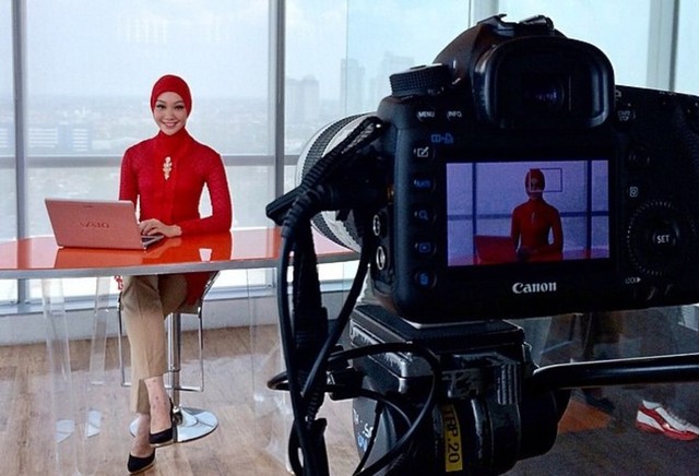 Bincang Karier dengan Vina Muliana, Content Creator & Staff di BUMN ...