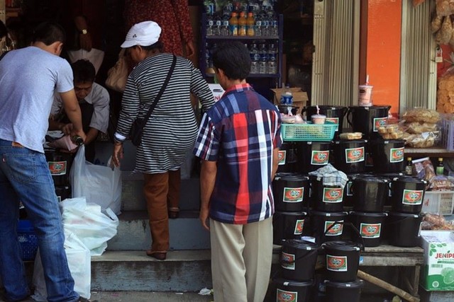Peuyeum Khas Kuningan Jadi Primadona yang Diburu Pemudik | kumparan.com