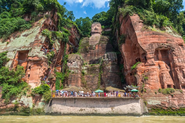Menilik Kisah Pembuatan Patung Buddha Terbesar dan Tertinggi di Dunia ...