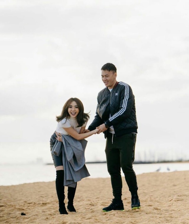 7 Potret Mesra Gisella Anastasia dan Wijin saat Liburan Bareng | kumparan.com