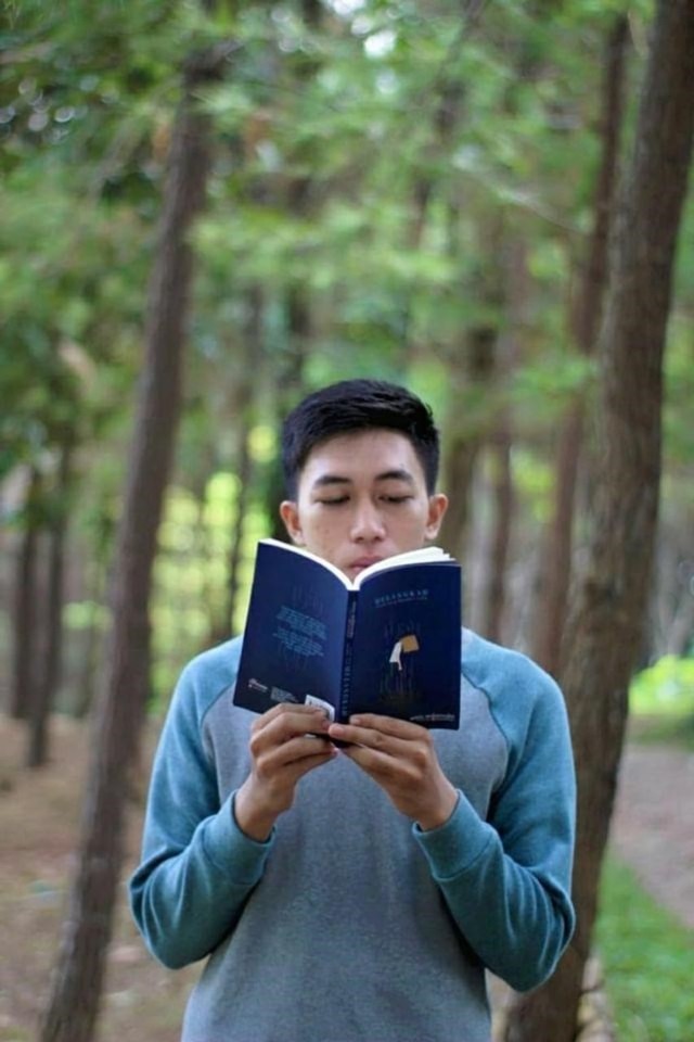 Berawal dari Konten Instagram, Pemuda asal Lampung ini Terbitkan Buku | kumparan.com