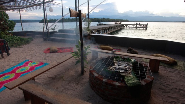 Menjelajahi Keindahan Pulau Meti, Maluku Utara | kumparan.com