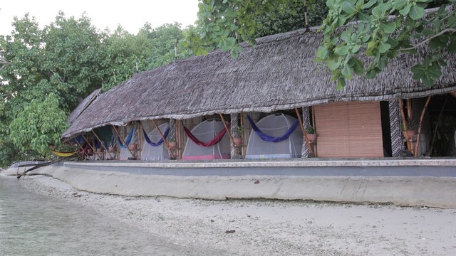 Menjelajahi Keindahan Pulau Meti, Maluku Utara | kumparan.com