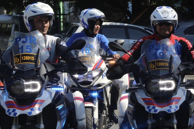 Foto: Polwan Juga Mahir Tunggangi Motor Gede di Unit PJR Polda Aceh ...