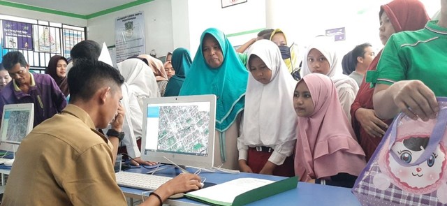 Kota Pontianak Terapkan Sistem Tiga Lapis Perhitungan Zonasi | kumparan.com Kota Pontianak Terapkan Sistem Tiga Lapis Perhitungan Zonasi | kumparan.com