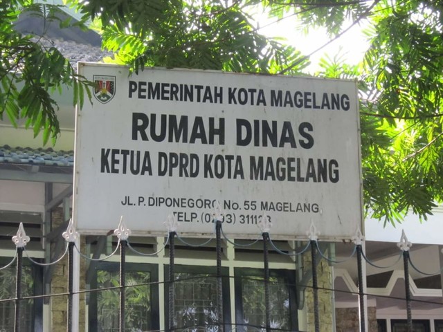 Rumah Dinas Ketua DPRD Kota Magelang Dilempari Molotov | kumparan.com