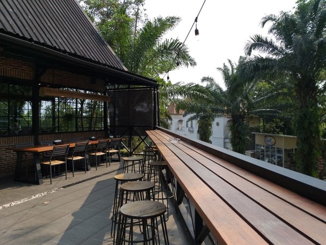 Finch Coffee & Kitchen Sentul, Kedai Kopi Eco Urban di Tengah Taman ...