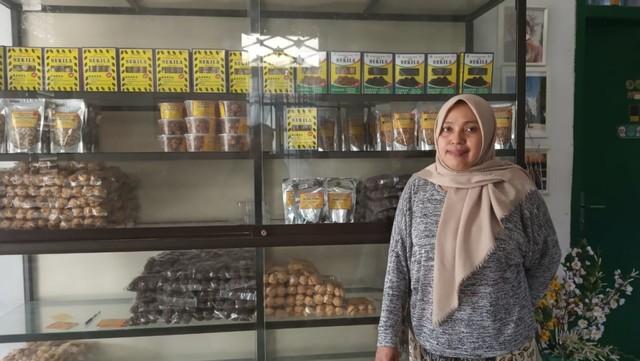 Melihat Pembuatan Bagea, Kuliner Tradisional Khas Ternate | kumparan.com