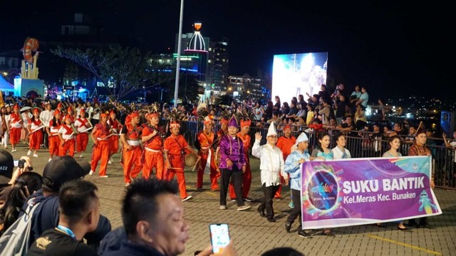Semarak Pembukaan Manado Fiesta 2019 | kumparan.com