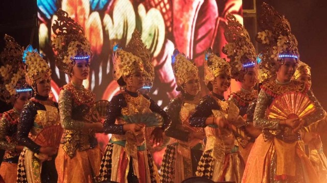 Semarak Pembukaan Manado Fiesta 2019 | kumparan.com