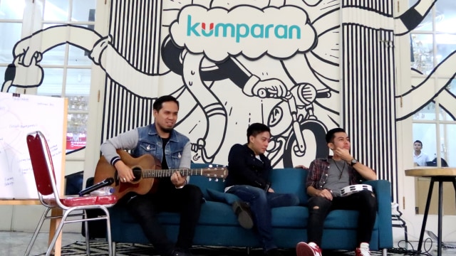 Foto: Keseruan Drive Akustikan di kumparan | kumparan.com