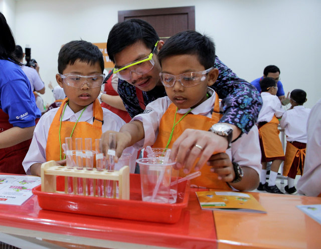 Seru! BASF Ajak Anak Jadi Ilmuwan Cilik Sehari | kumparan.com