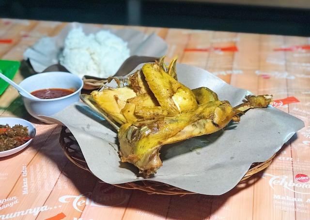Gurih! Ayam Goreng Mbah Cemplung yang Tersohor dari Pelosok Yogya ...
