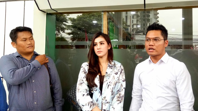 Gugat Tiwi, Eks CEO PT Parfum Gue Indonesia Minta Haknya Dikembalikan | kumparan.com