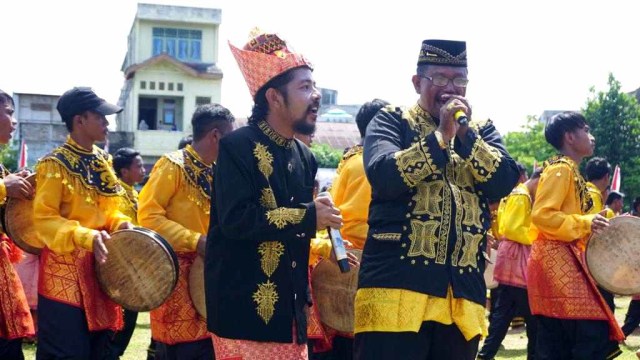 2.019 Pemuda Aceh Semarakkan HUT ke-74 RI dengan Menari Rapai Geleng ...