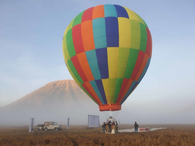 Tak Perlu Jauh-jauh ke Turki, Kini Kamu Bisa Naik Balon Udara di Bromo ... Tak Perlu Jauh-jauh ke Turki, Kini Kamu Bisa Naik Balon Udara di Bromo ...