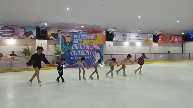 Bosan Wisata yang Biasa, Ayo ke Bali Ice Skating | kumparan.com