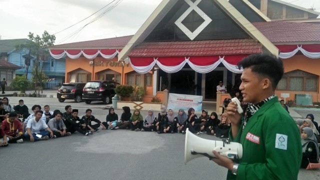 Mahasiswa Protes Jual Beli Ilegal Jas Almamater UIN Banjarmasin ...