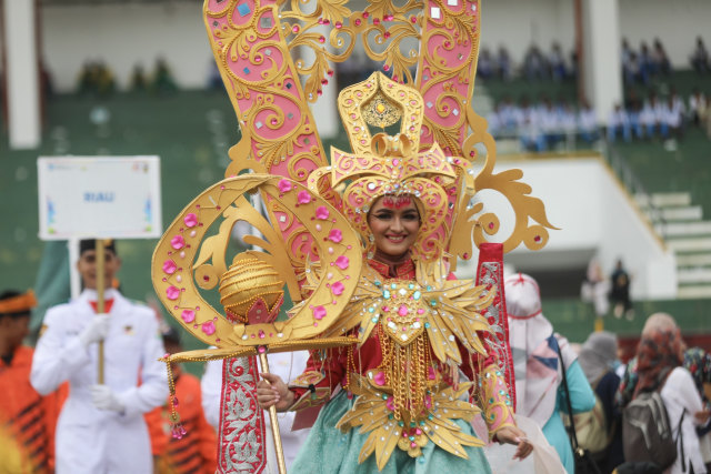 Foto: Kostum-kostum Unik Peserta Parade Budaya O2SN 2019 di Aceh ...