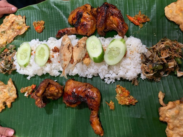 Nikmatnya Makan ala Liwetan Khas Pontianak di 'Yoookkmakandirumah ...